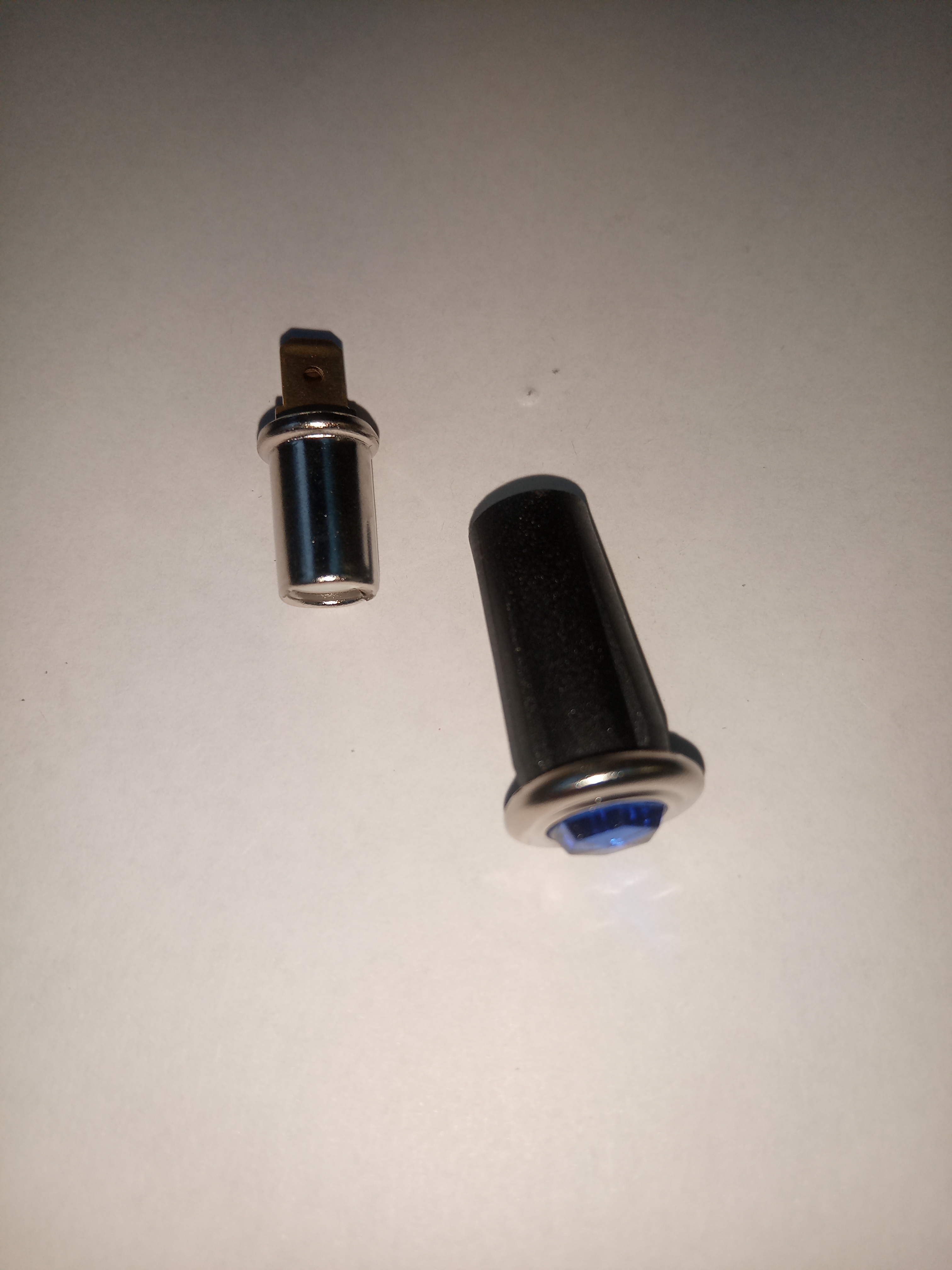 MAIN BEAM WARNING LIGHT & BULB HOLDER (BLUE) - Springham Engineering